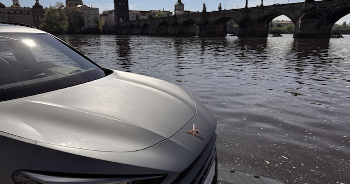 Cupra představuje na Vltavě plovoucí model Terramar | MediaGuru