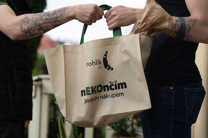 Rohlík očekává obrat ve výši miliardy euro, uvádí kategorii upcycled ...